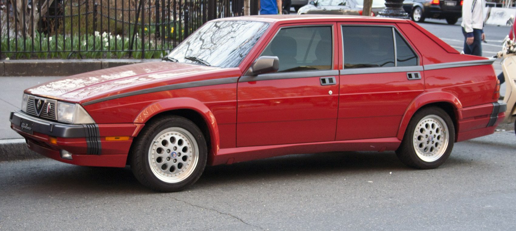 Alfa Romeo 75 technical specifications and fuel economy